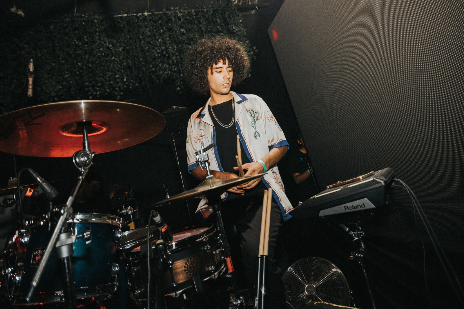 Kief estrena sesión en vivo de "Un poco mal" - La Rata