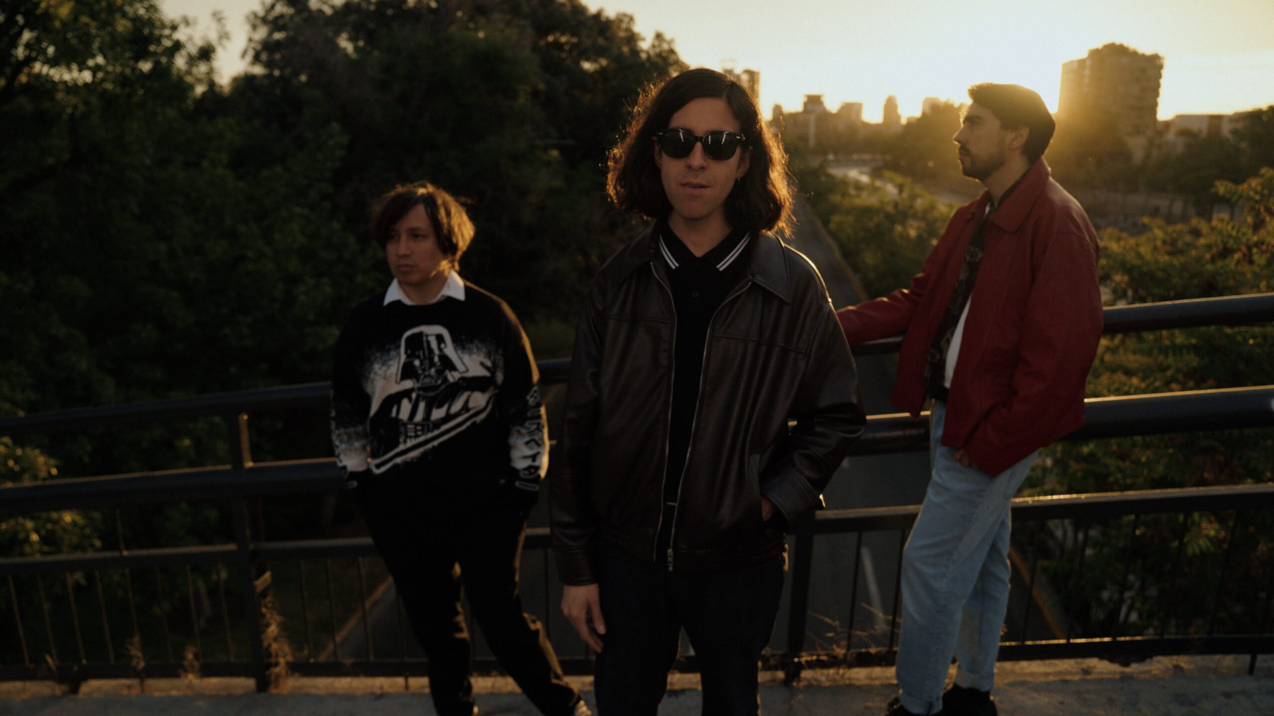 Cadal apunta al new wave y dance-punk en nuevo single "Mirada Eterna" - La Rata