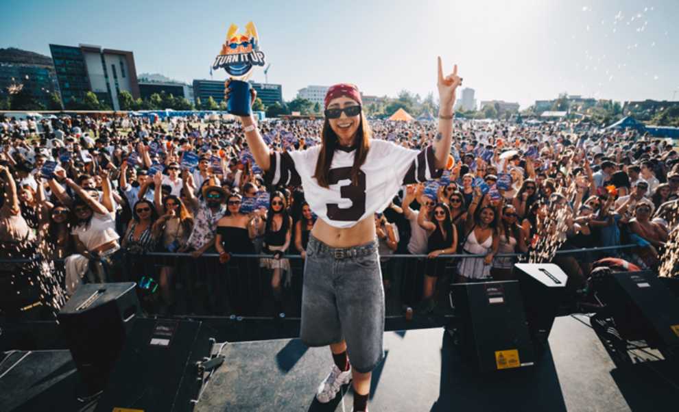 DJ Bárbara Urrutia hace historia transformándose en la primera mujer ...